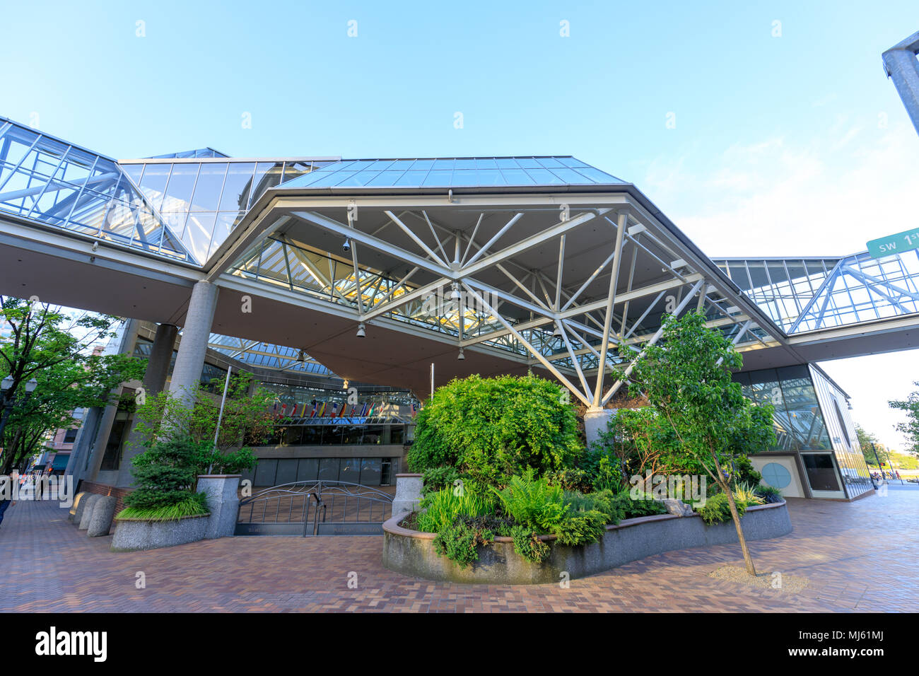 Portland, Oregon, USA - April 27, 2018 : The building of World Trade ...