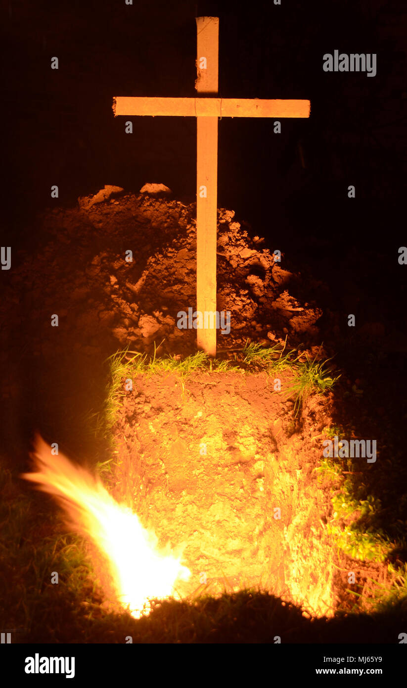 Open grave night hi-res stock photography and images - Alamy