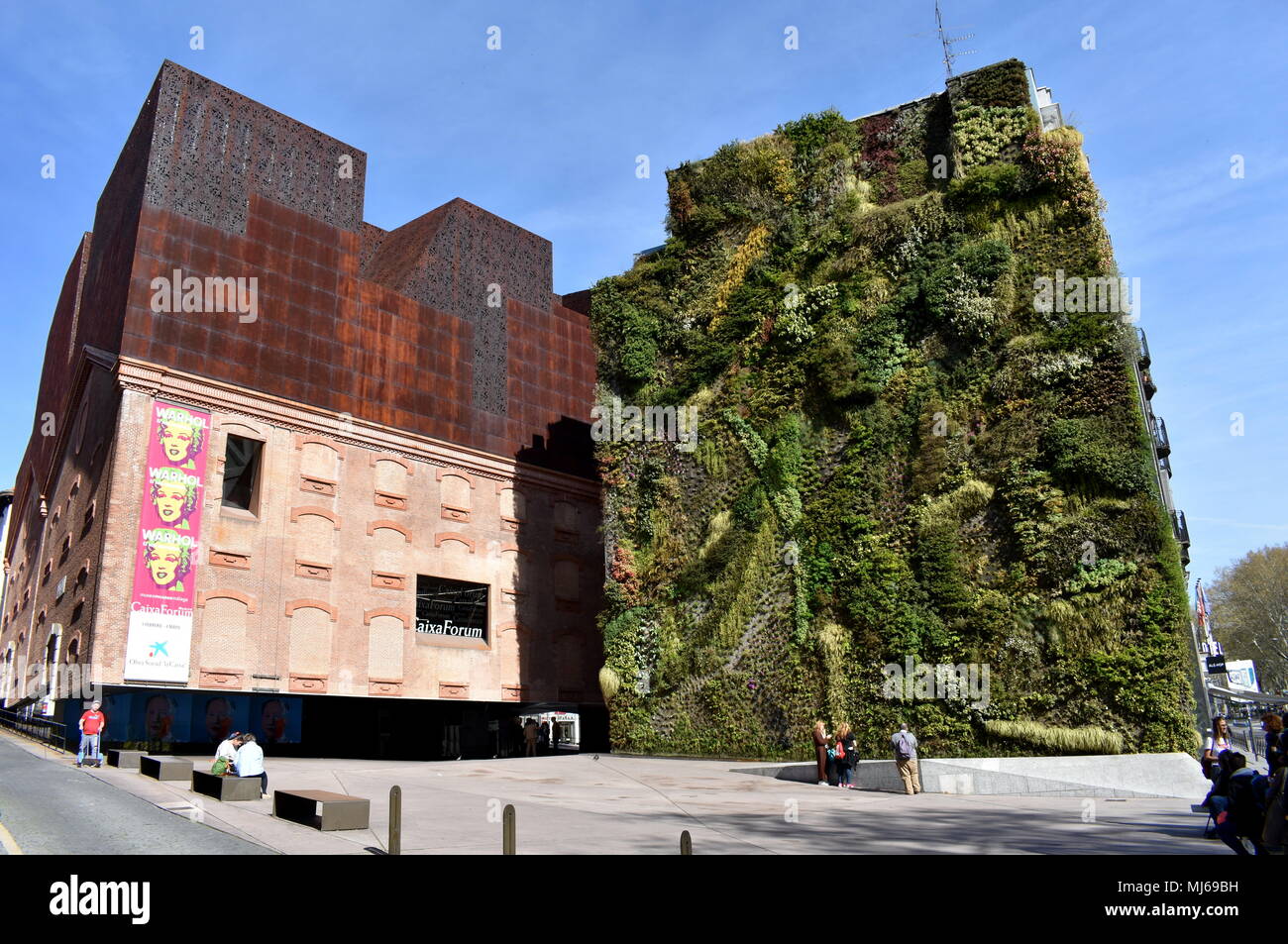 Caixaforum madrid herzog de meuron hi-res stock photography and images ...