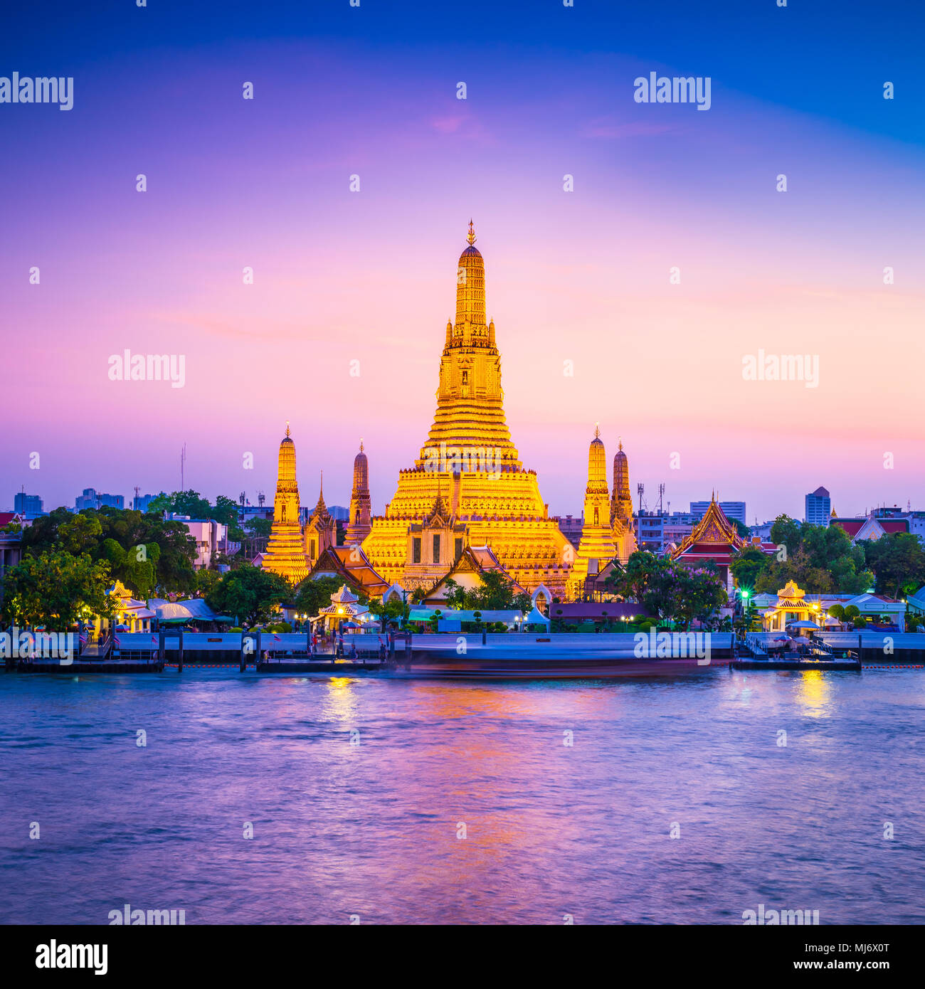 Wat Arun Temple of dawn in Bangkok Thailand Stock Photo - Alamy