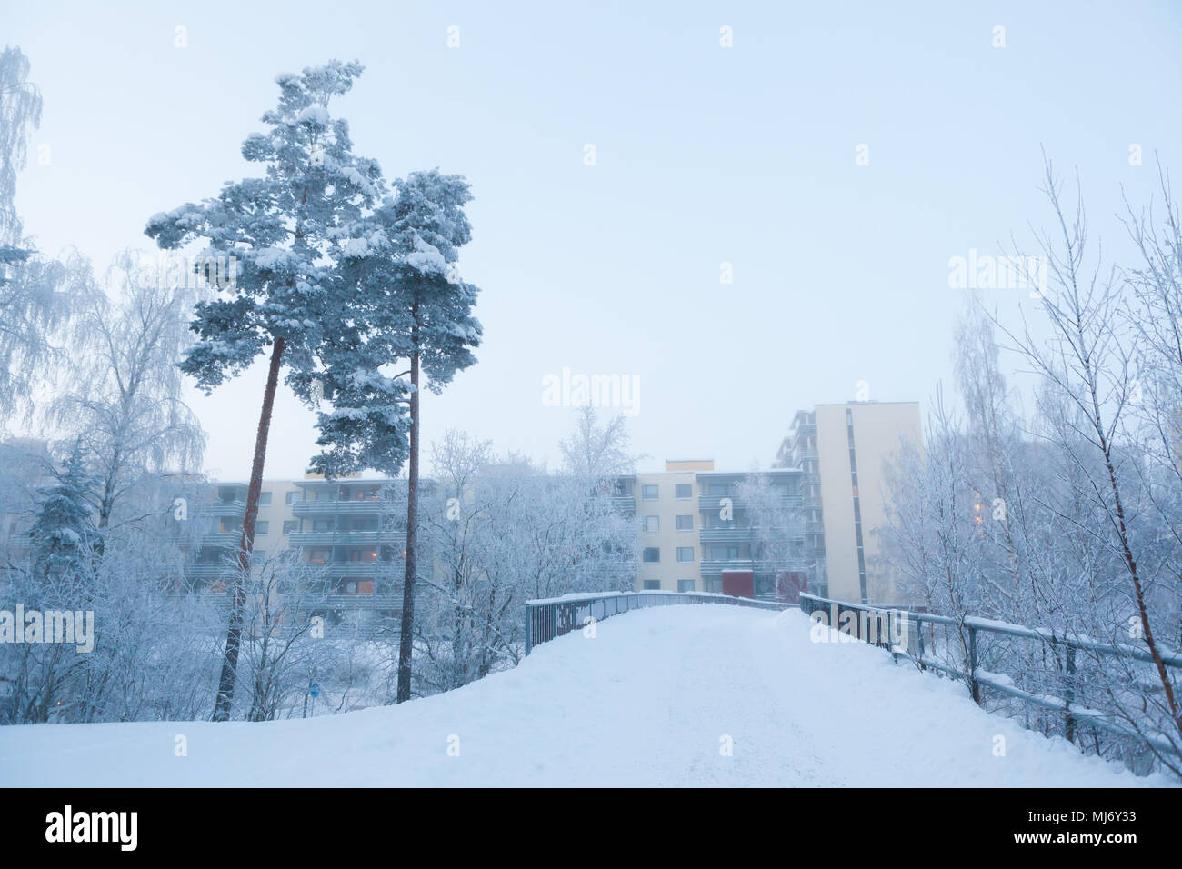 Snow covered walkway hi-res stock photography and images - Alamy