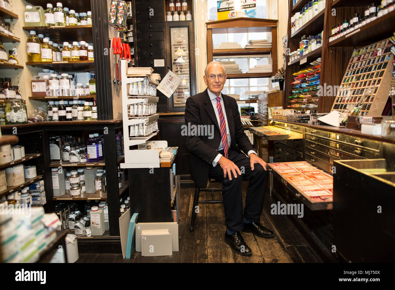 Nicholas walt hi-res stock photography and images - Alamy