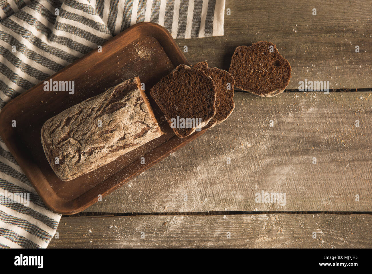 sliced loaf of bread Stock Photo - Alamy