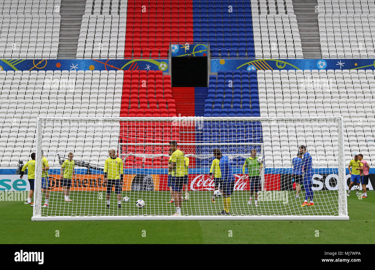 Lyon groupama arena hi-res stock photography and images - Alamy