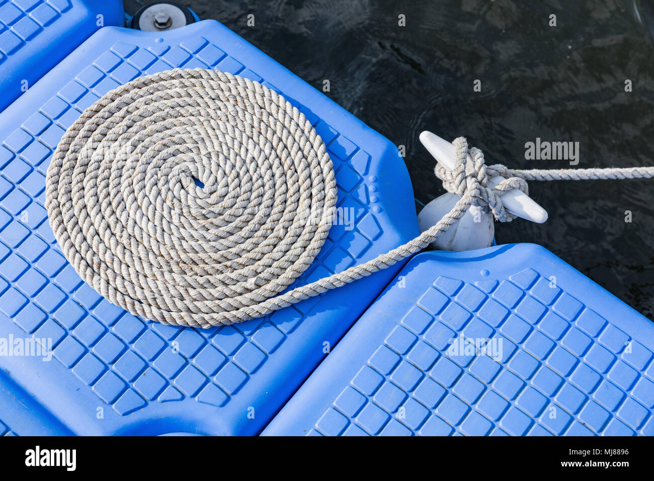 Floating in a circle hi-res stock photography and images - Alamy