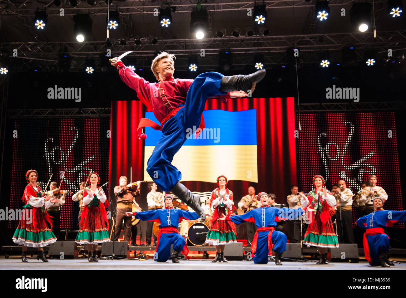 Chaika ukrainian folk music dance hi-res stock photography and images ...
