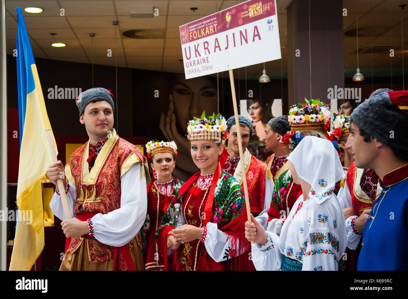 Chaika ukrainian folk music dance hi-res stock photography and images ...