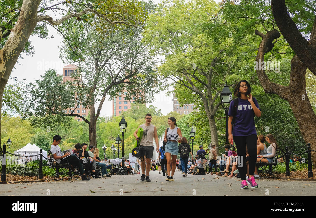 Nyu campus hi-res stock photography and images - Alamy