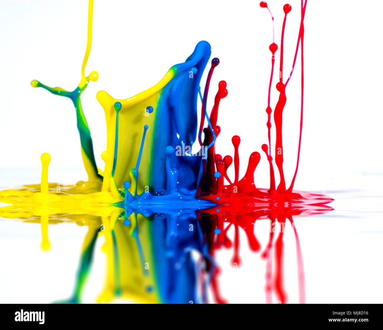 Paint splashing hi-res stock photography and images - Alamy