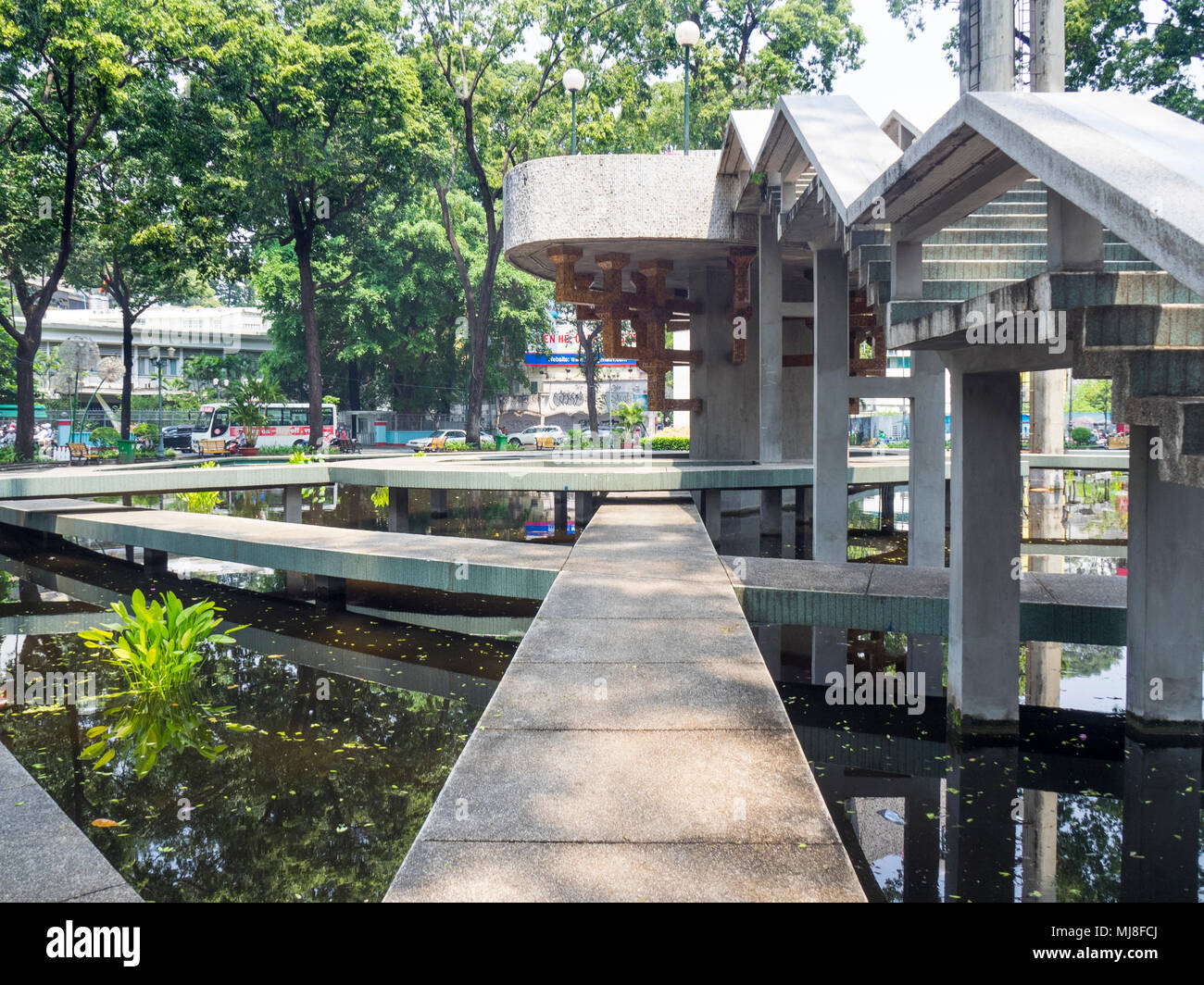 Concrete pathways hi-res stock photography and images - Alamy