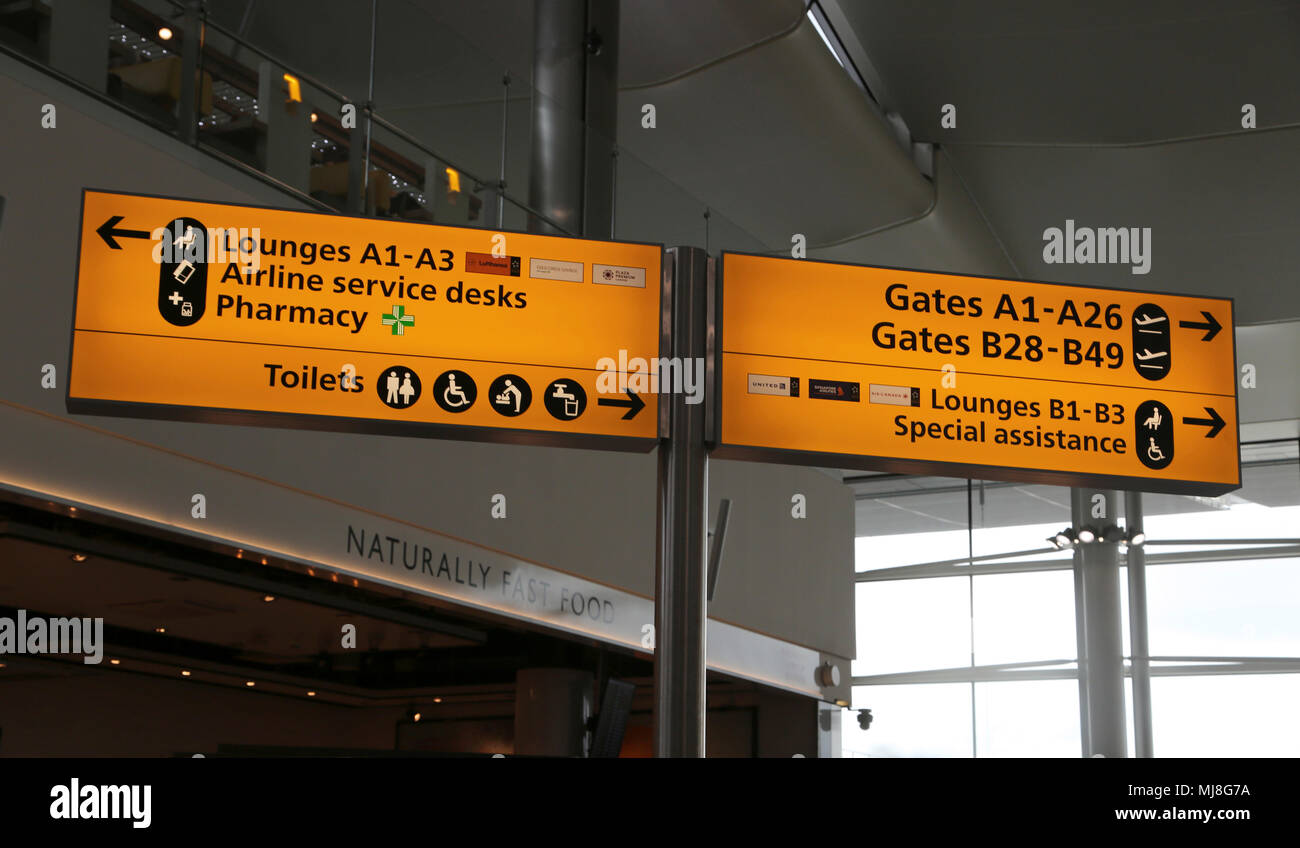 Heathrow airport sign hi-res stock photography and images - Alamy