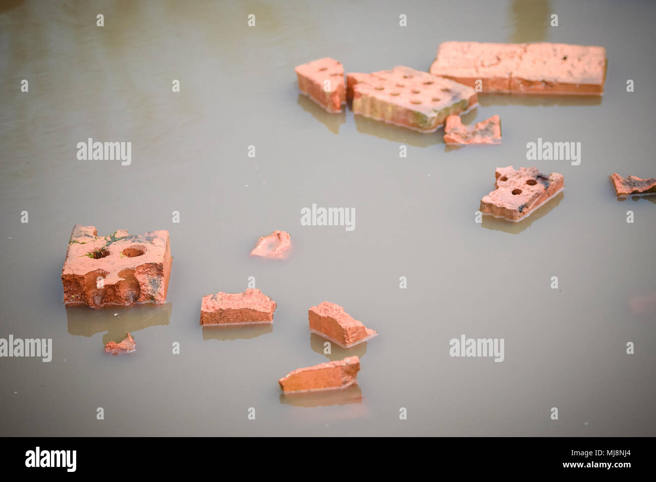 Wet brick hi-res stock photography and images - Alamy