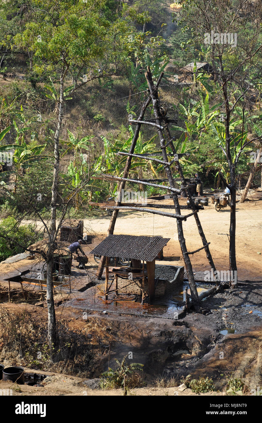 Traditional Oil Drilling Stock Photo - Alamy