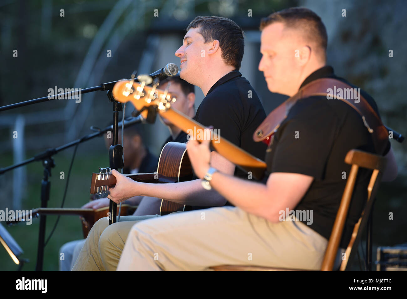 U s army soldiers chorus hi-res stock photography and images - Alamy