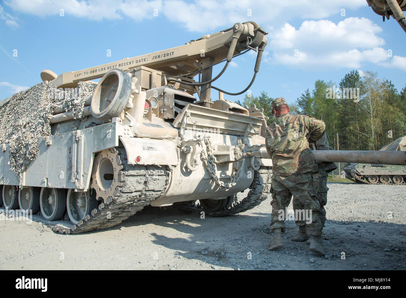 M88a2 hercules recovery vehicle hi-res stock photography and images - Alamy