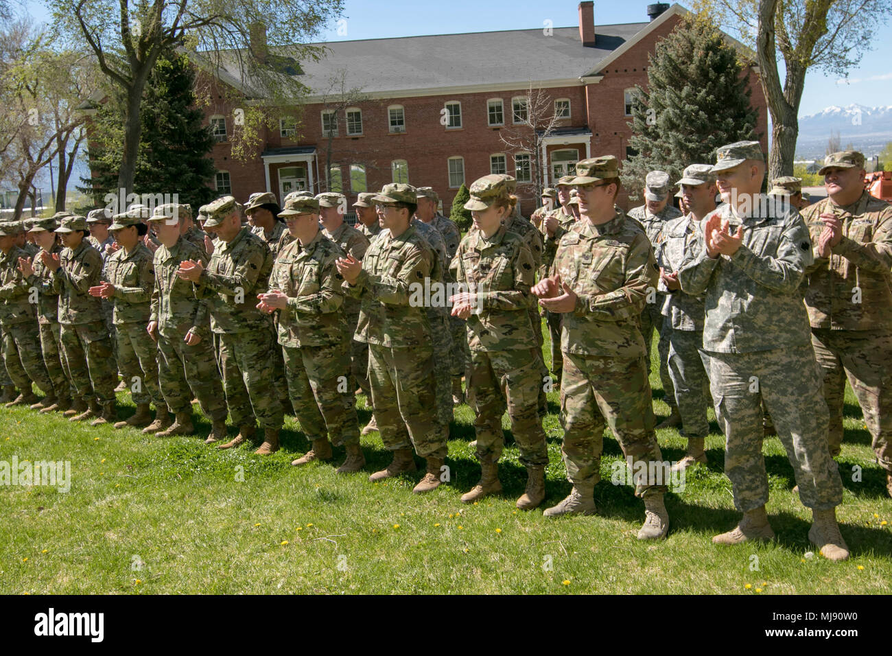 U.S. Army Reserve Soldiers with the 96th Sustainment Brigade applaud ...