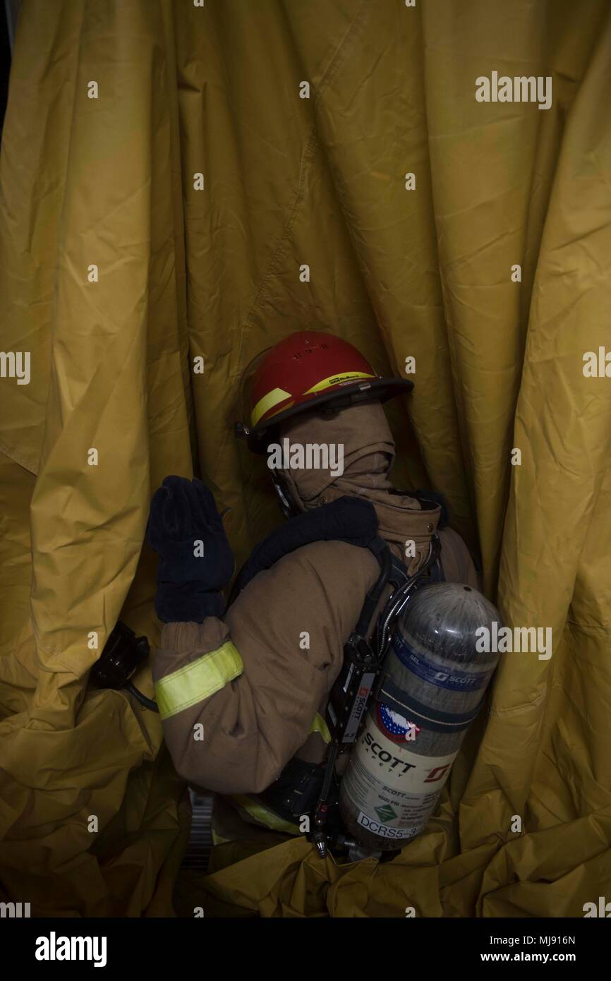 180422-N-EV253-034 ATLANTIC OCEAN (April 22, 2018) Hull Maintenance ...