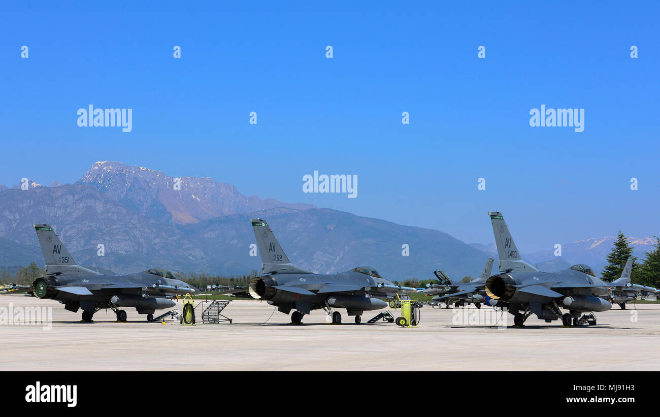 Aviano hi-res stock photography and images - Alamy