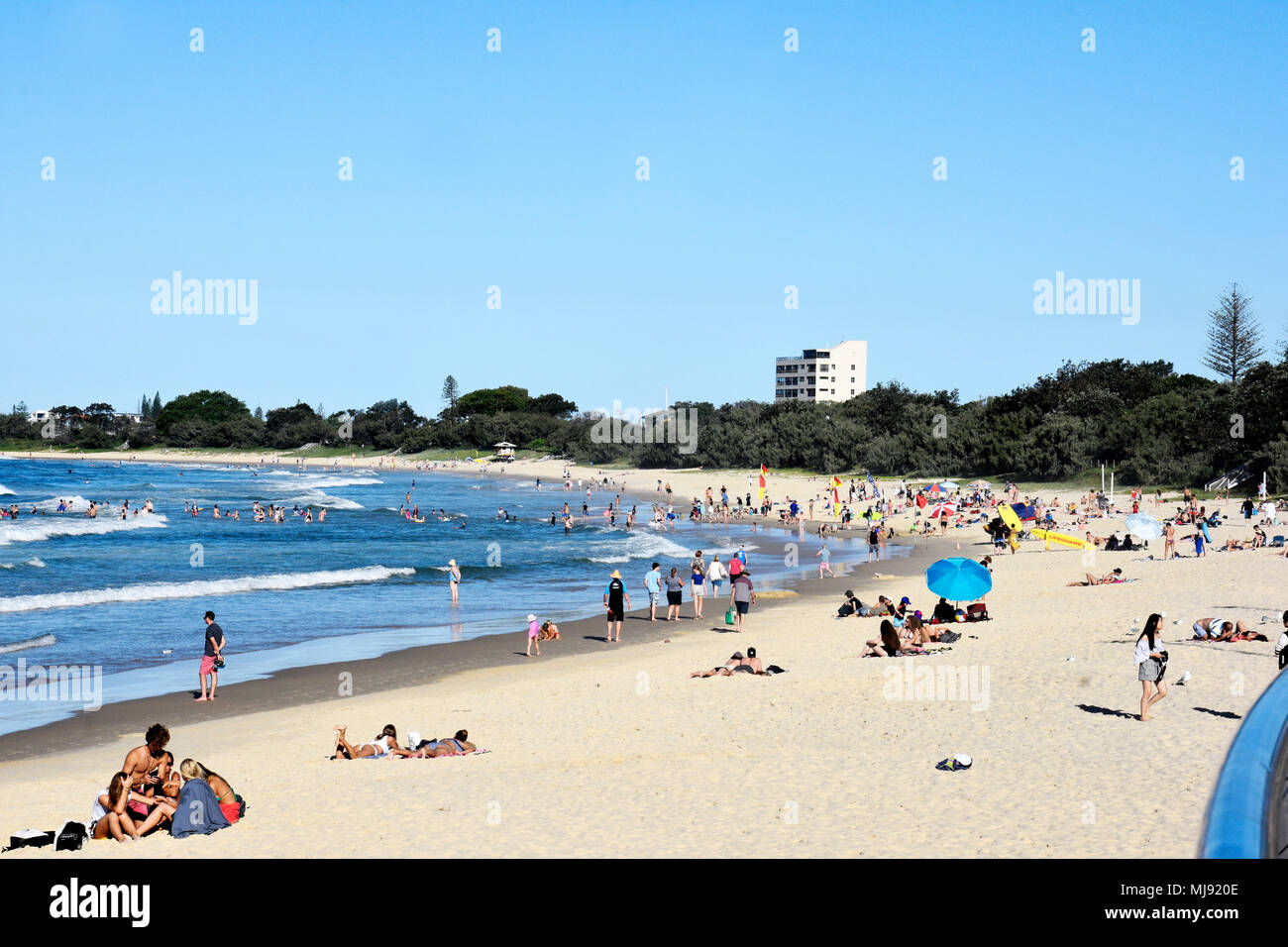 CROWDS OF PEOPLE ENJOYING BEAUTIFUL MOOLOOLABA BEACH IN QUEENSLAND ...