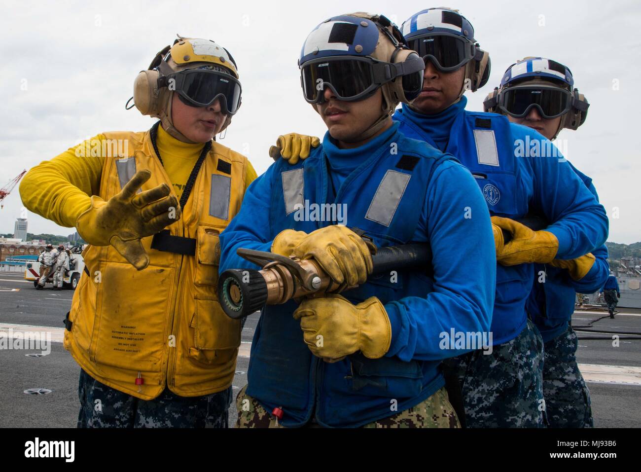 180424-N-OY799-0134 YOKOSUKA, Japan (April 24, 2018) Aviation Boatswain ...