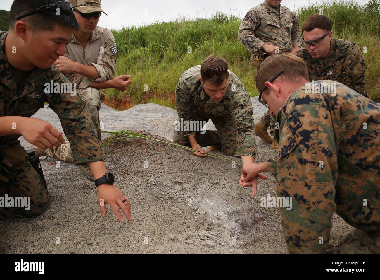 81mm mortar positions hi-res stock photography and images - Alamy