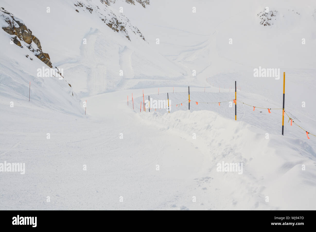 Slope marking hi-res stock photography and images - Alamy