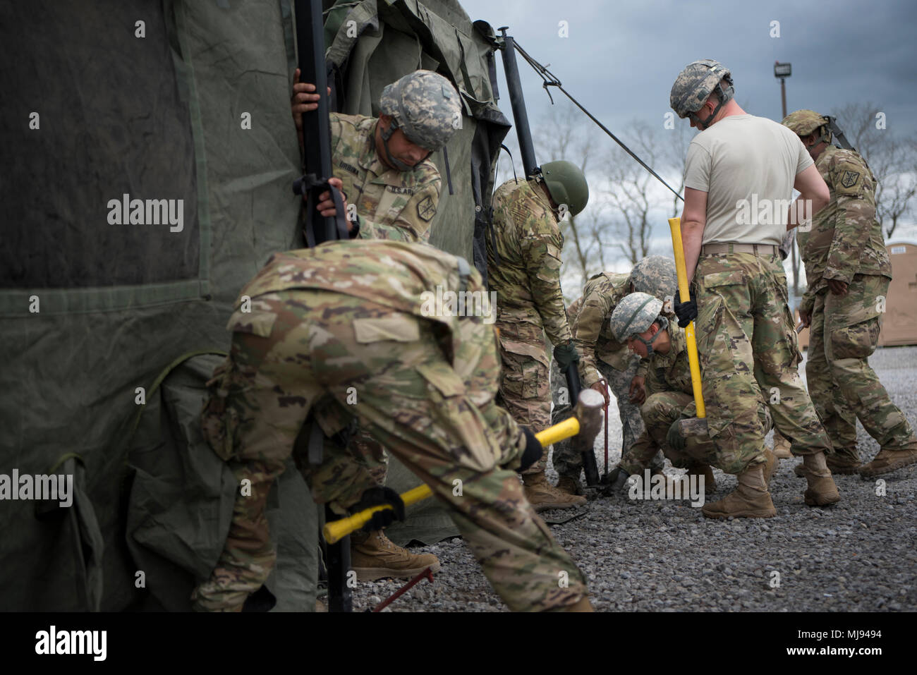 U.S. Army Reserve Soldiers from the 200th Military Police Command ...
