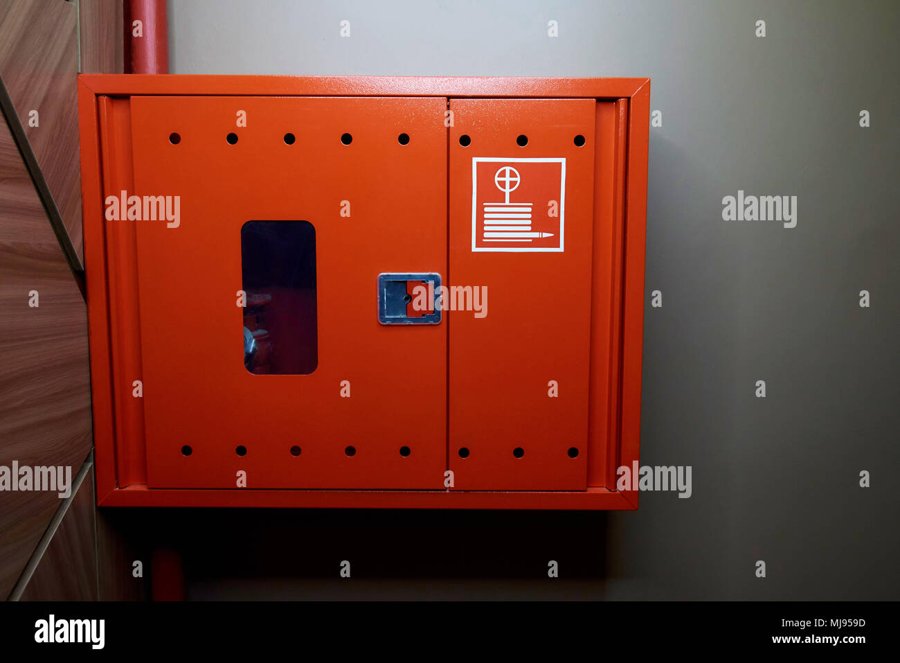 Fire Extinguisher Cabinet Stock Photos & Fire Extinguisher Cabinet ...