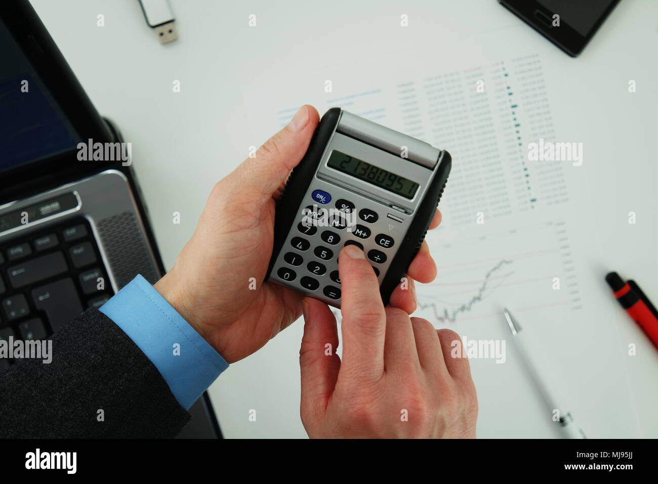 Accounting analysis hi-res stock photography and images - Alamy