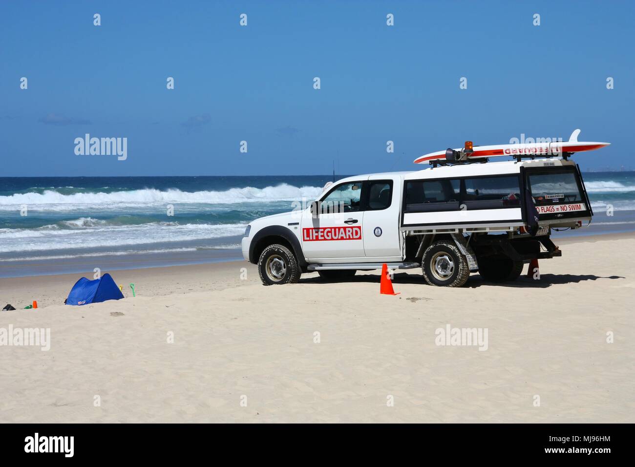 4wd lifeguard truck hi-res stock photography and images - Alamy