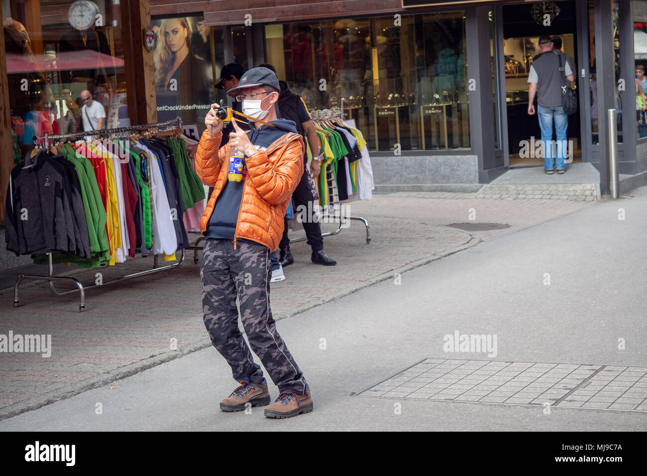 Street scenes from Zermatt in the Swiss Alps Stock Photo - Alamy
