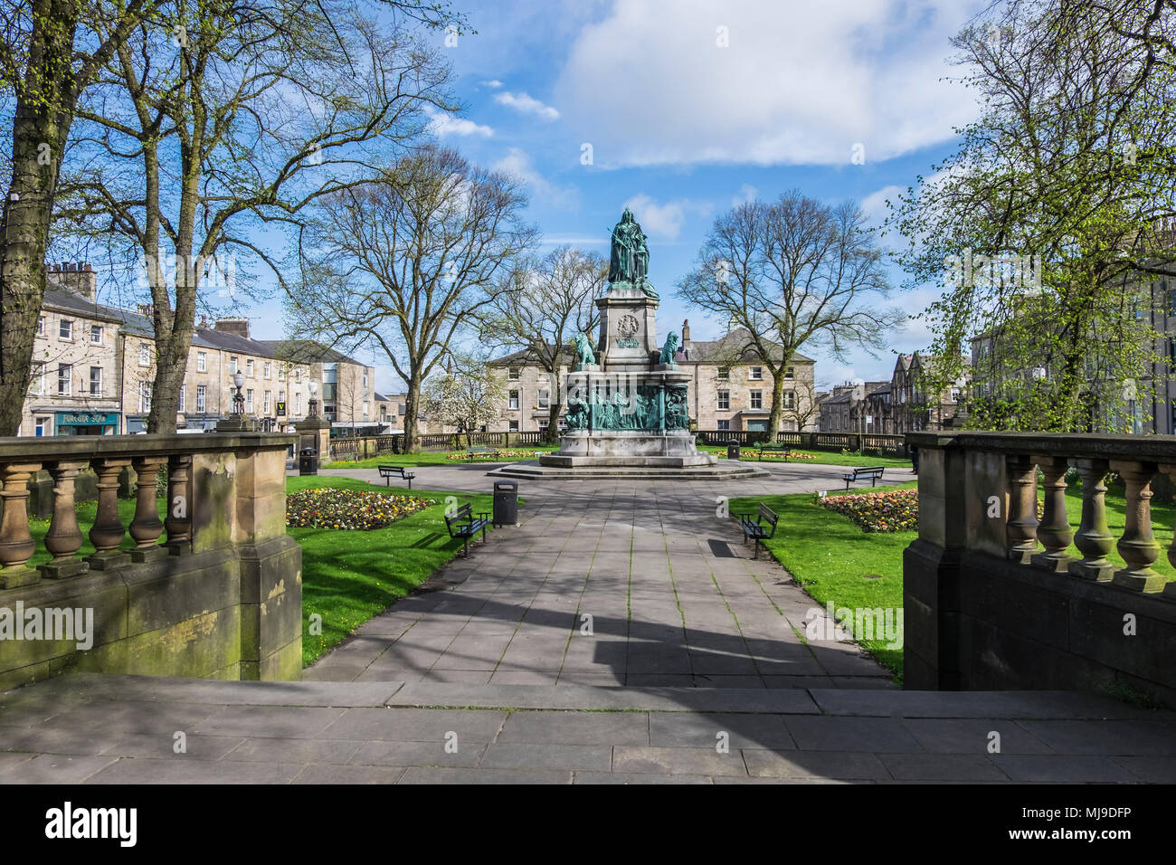 Street scenes in the historic city of Lancaster at the Town Hall Queen ...