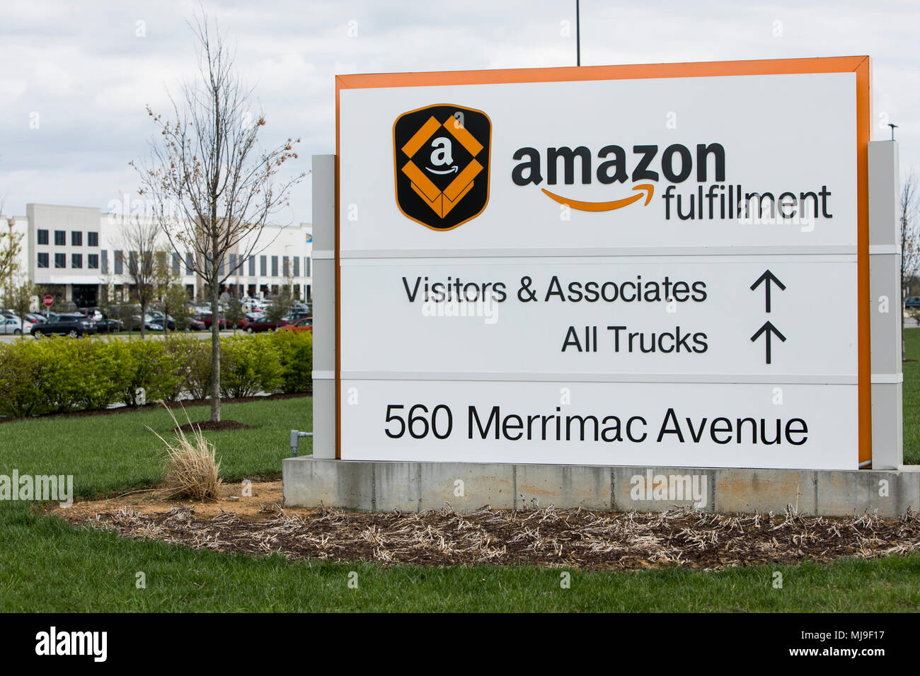 Logo sign outside amazon fulfillment hi-res stock photography and ...