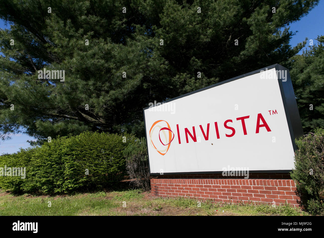 Invista logo hi-res stock photography and images - Alamy