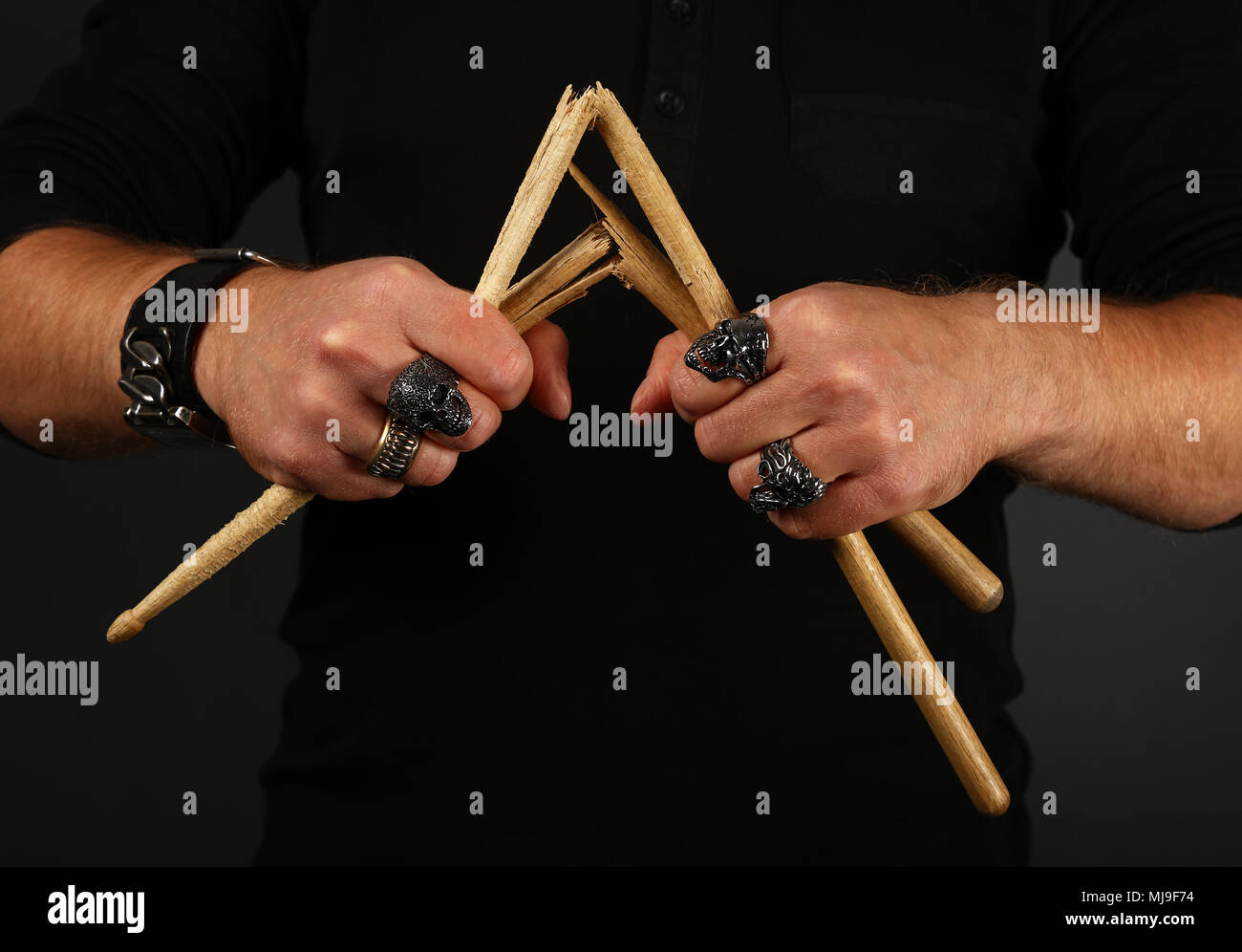 Crossed drum sticks hi-res stock photography and images - Alamy