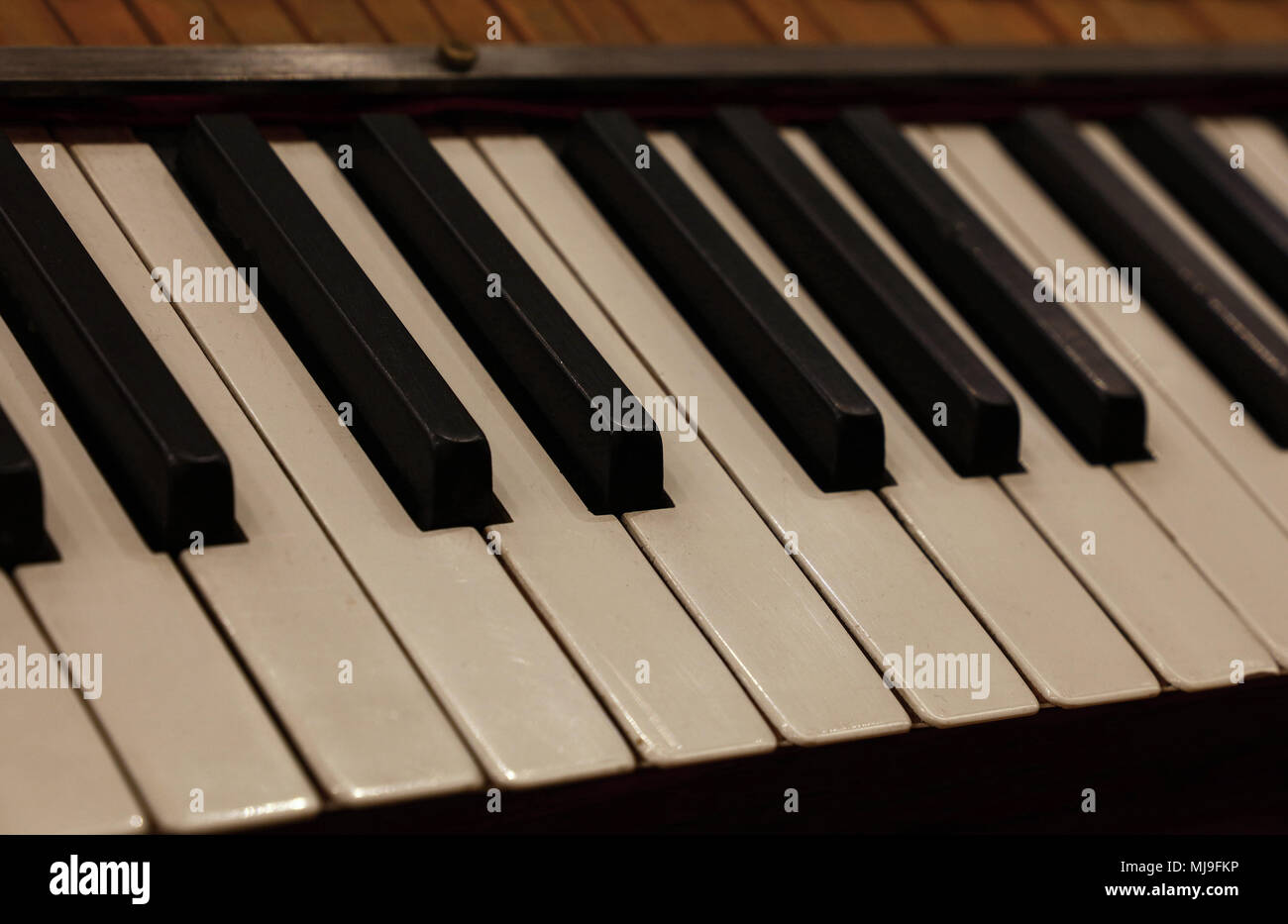 Vintage keyboard music hi-res stock photography and images - Alamy