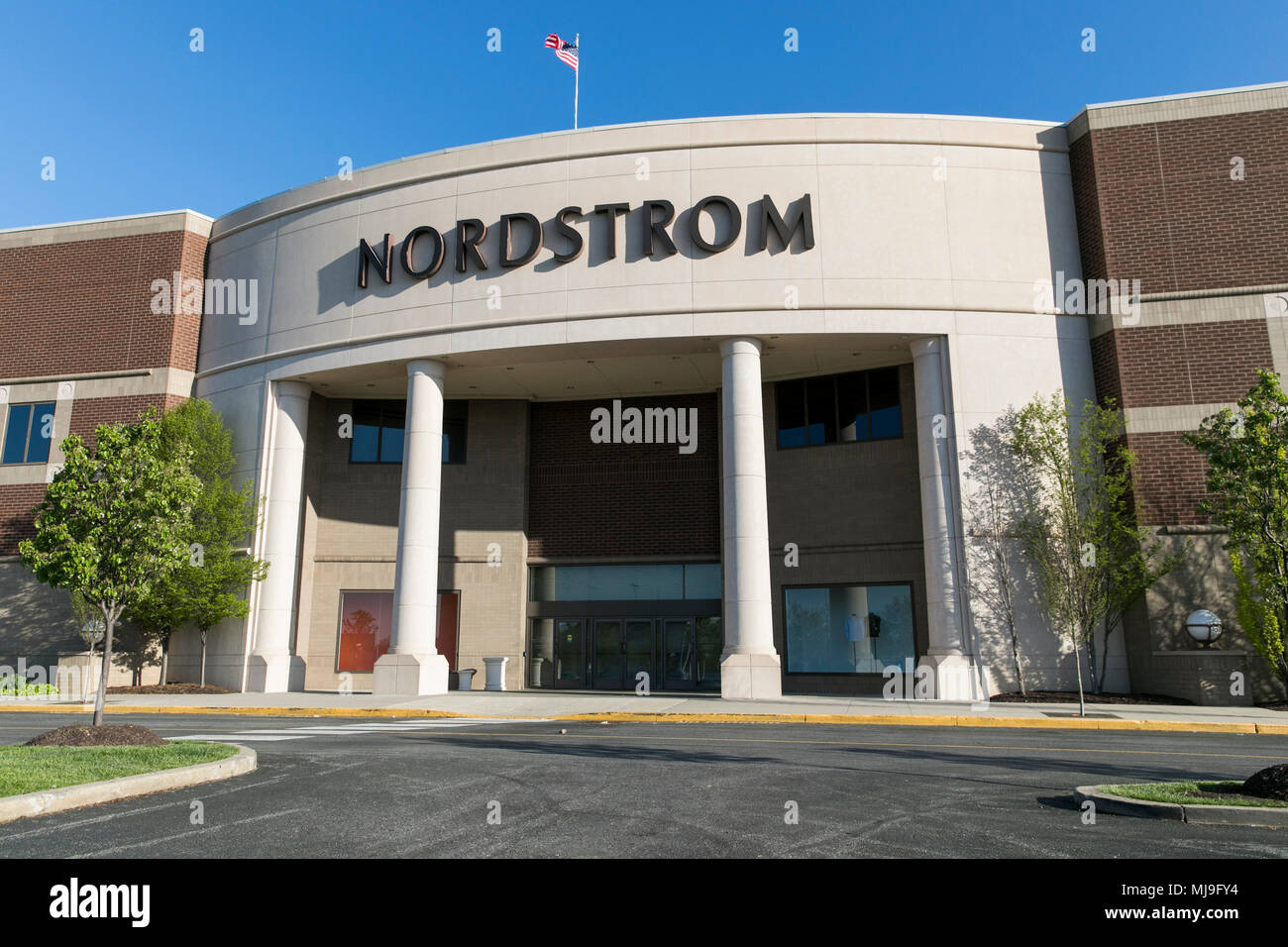 Nordstrom sign hi-res stock photography and images - Alamy