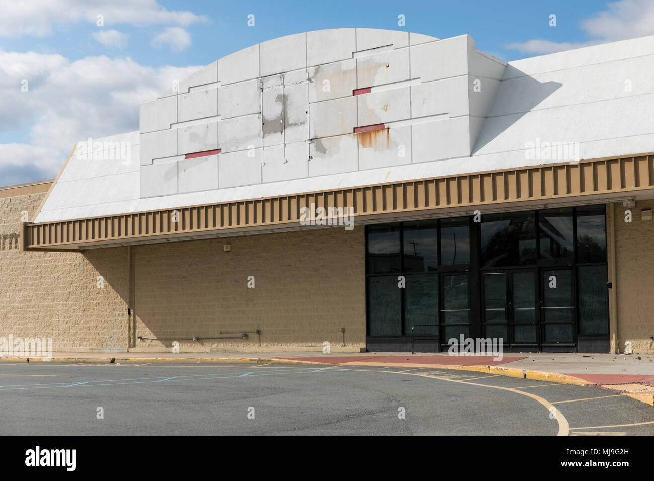 Kmart store closed hi-res stock photography and images - Alamy