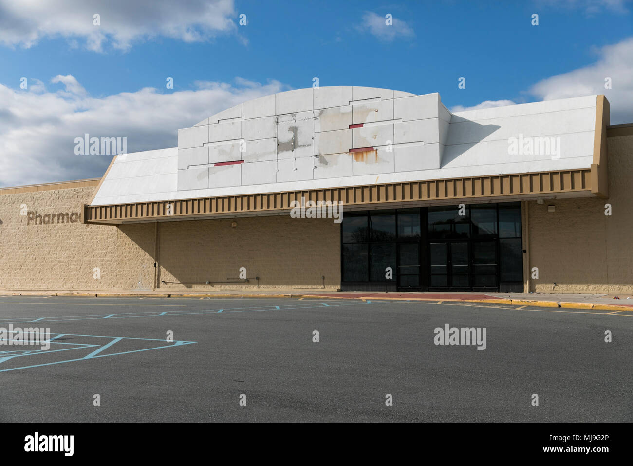 Kmart store closed hi-res stock photography and images - Alamy