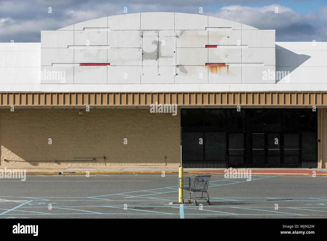 Kmart store closed hi-res stock photography and images - Alamy