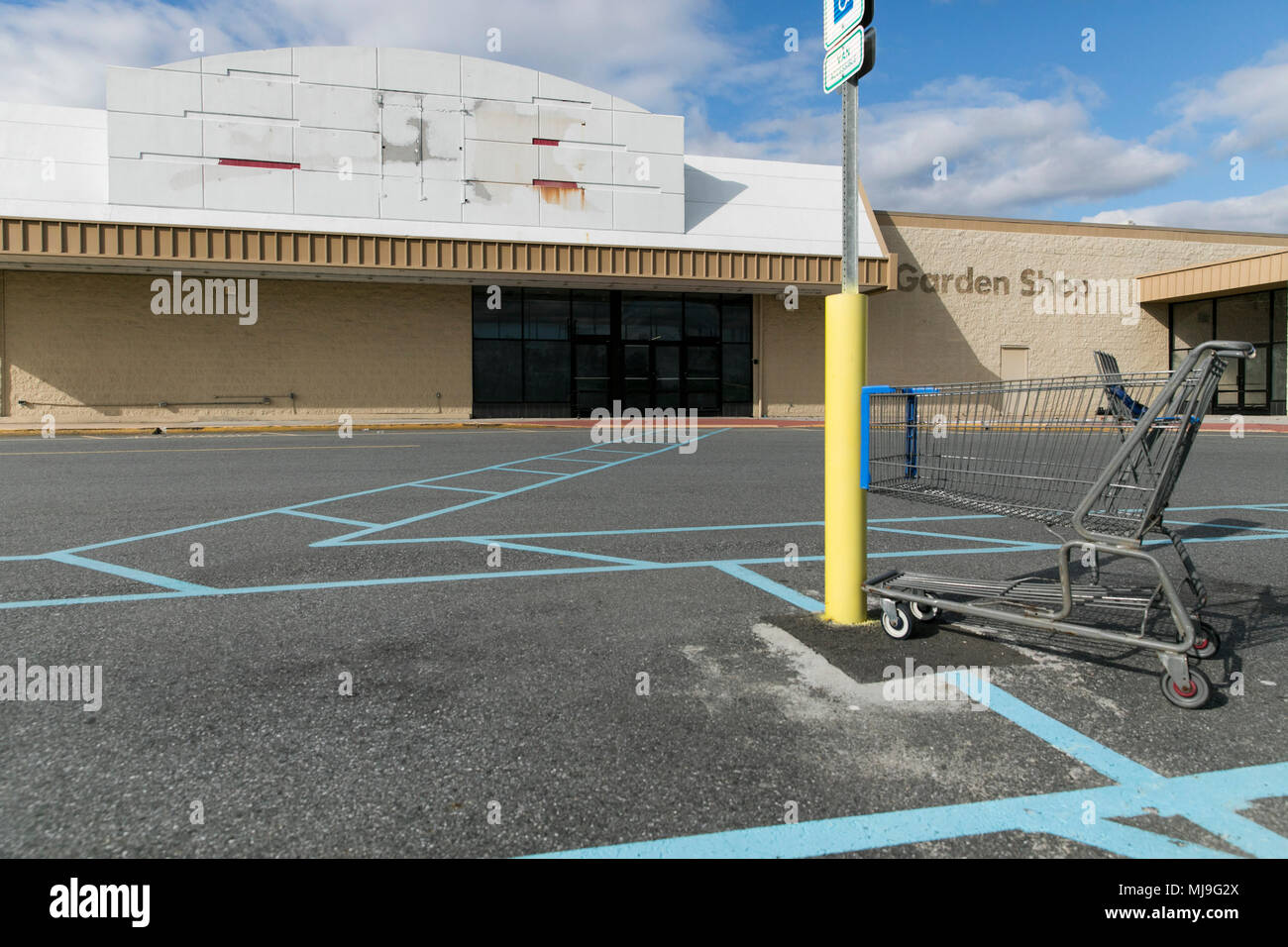 Kmart store closed hi-res stock photography and images - Alamy