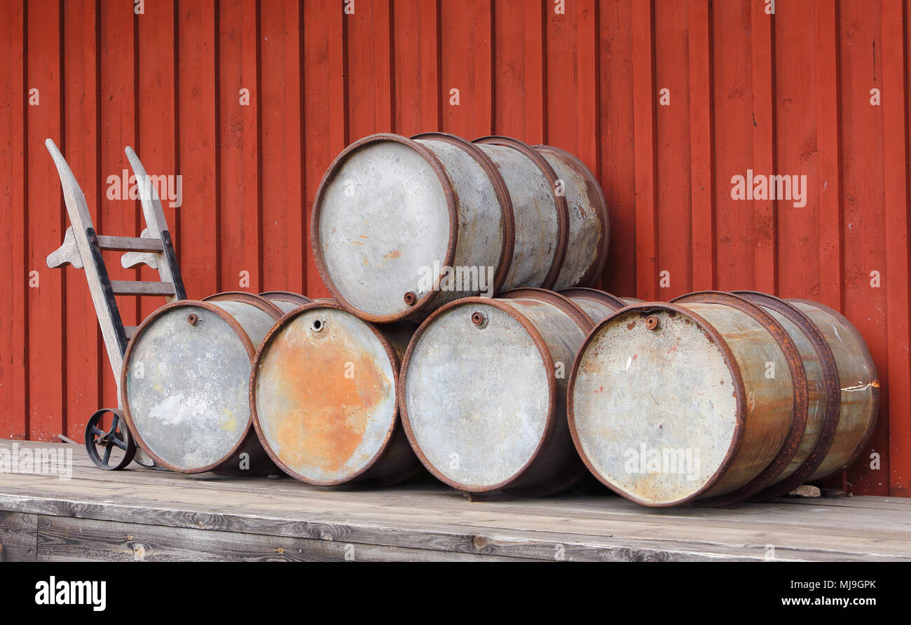 Pile of oil drums hi-res stock photography and images - Alamy