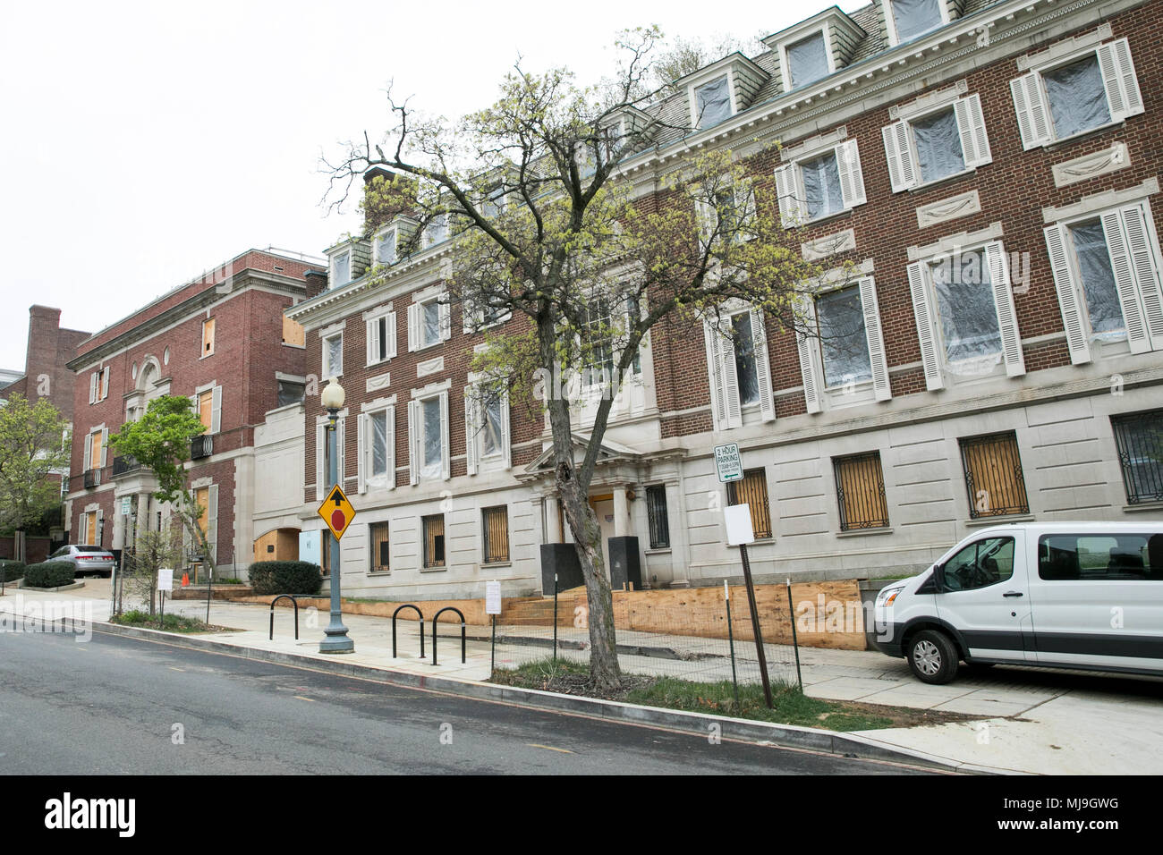 The home of Amazon Founder and CEO Jeff Bezos in the Kalorama ...
