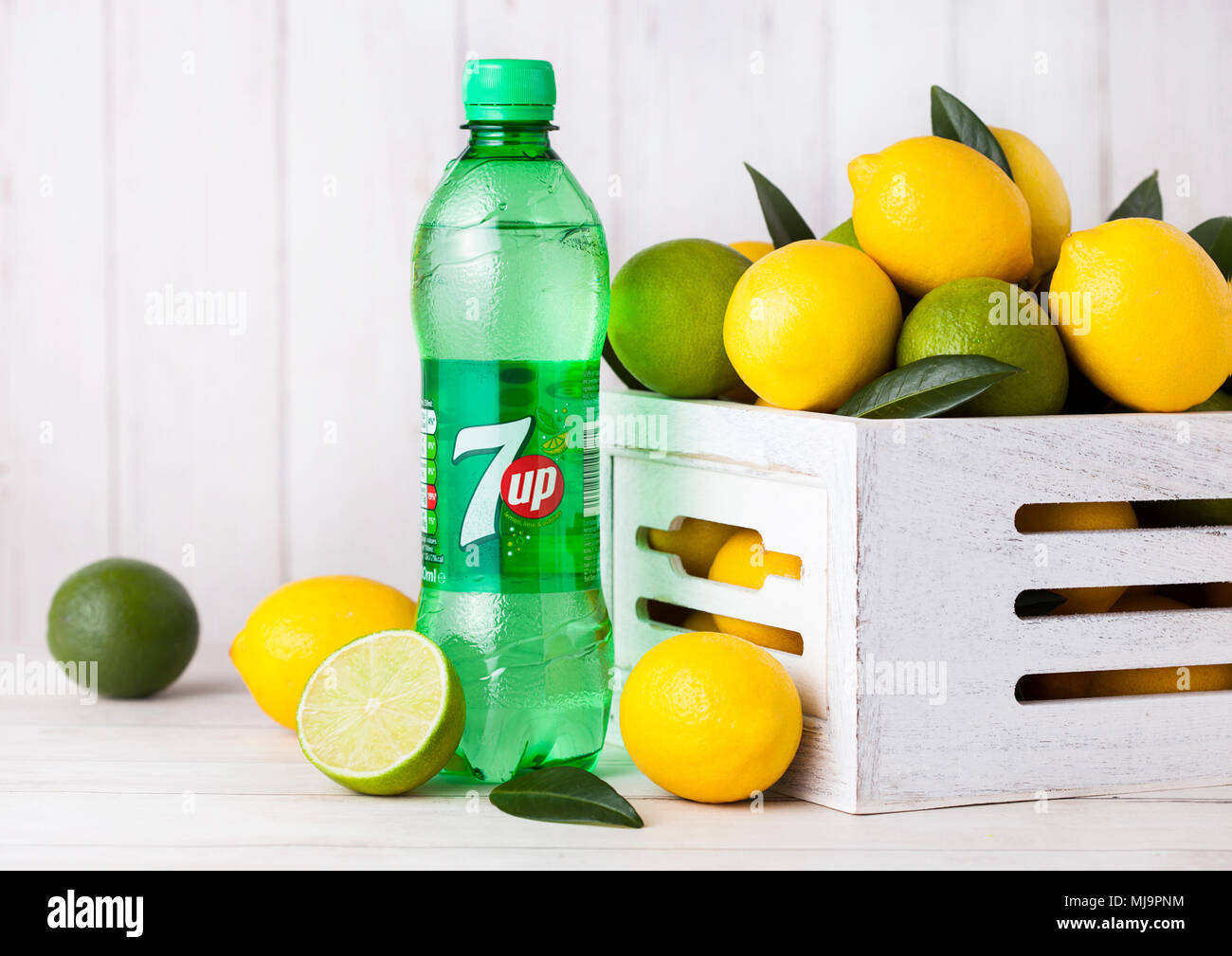 7up bottle hi-res stock photography and images - Alamy