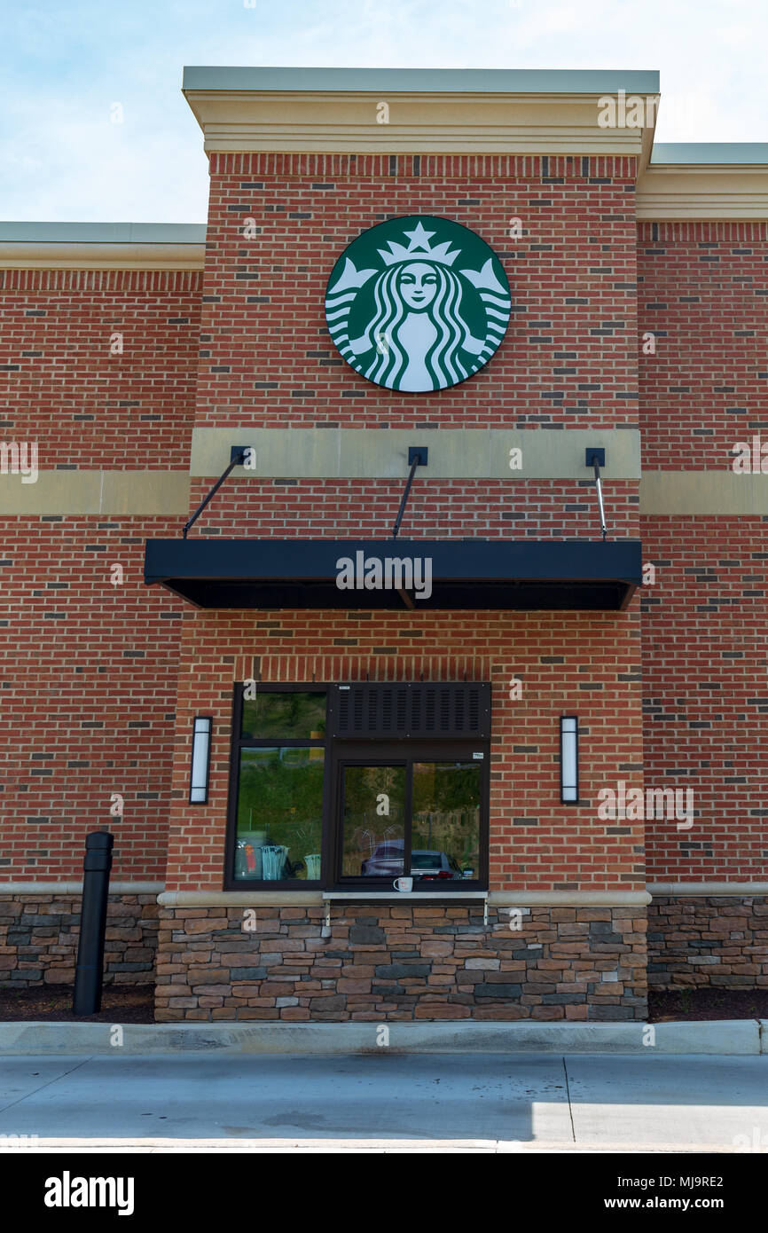 Lancaster, PA, USA - May 2, 2018: Exterior drive up window of Starbucks ...