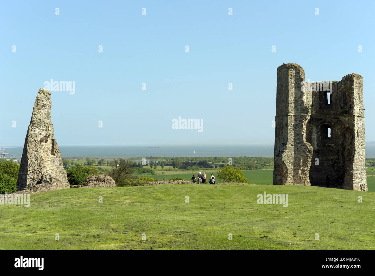 Hadleigh castle hi-res stock photography and images - Alamy