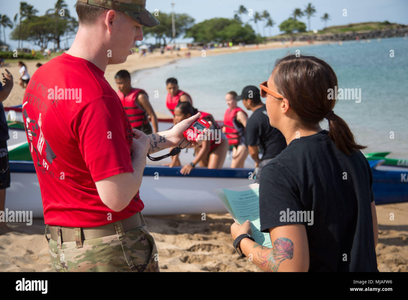 Coach training canoe team hi-res stock photography and images - Alamy