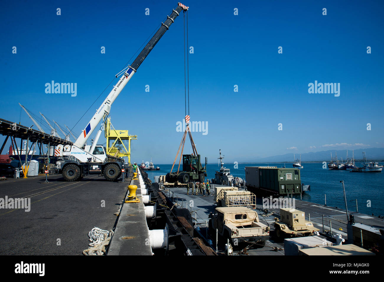 Salvadorian navy hi-res stock photography and images - Alamy