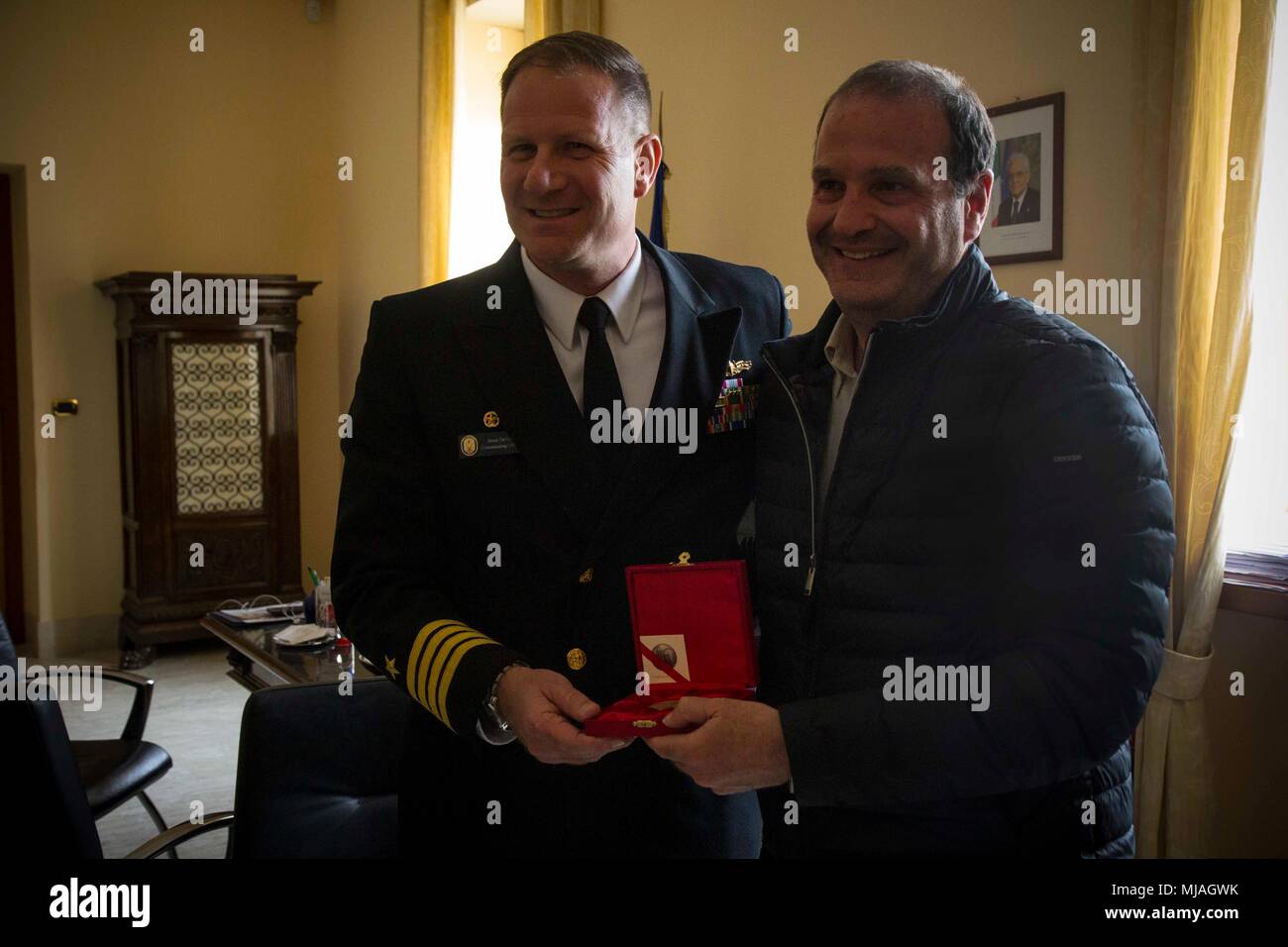 180424-M-DL117-0104 GAETA, Italy (April 24, 2018) U.S. Navy Capt. Brent ...