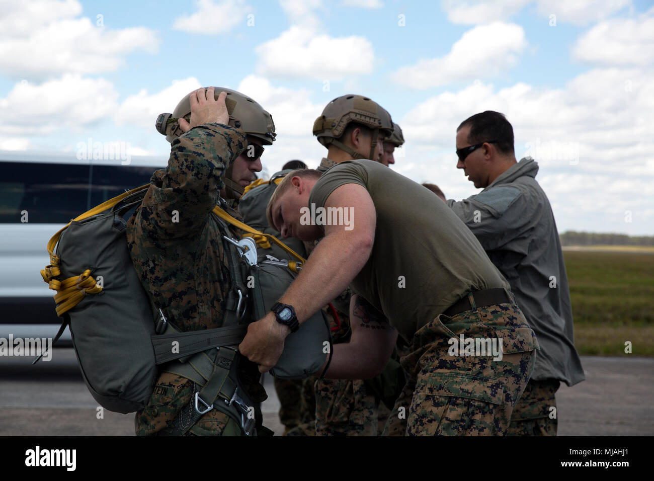 U.S. Marines with 2nd Reconnaissance Battalion, 2nd Marine Division ...